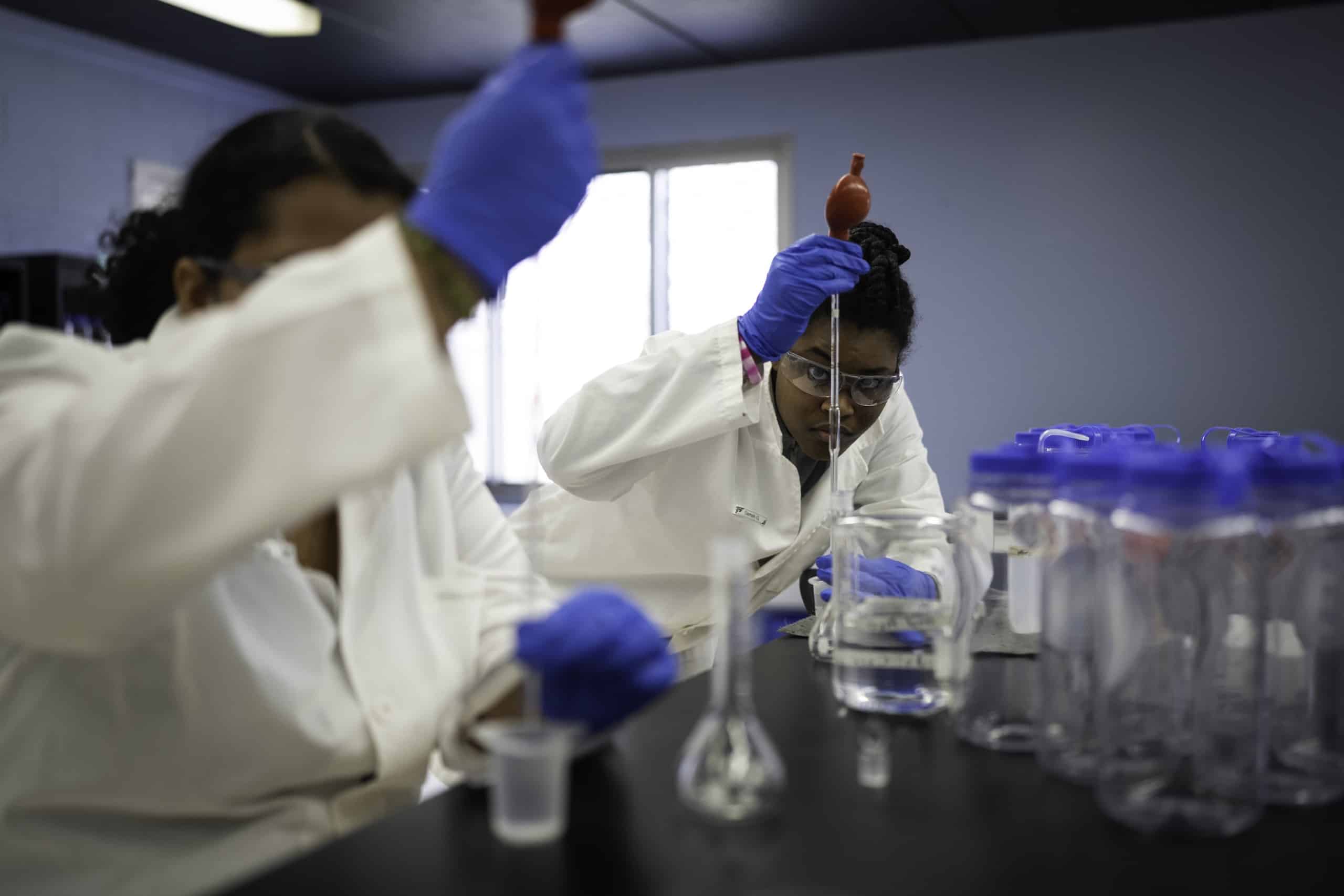 Can a community water lab restore trust in Flint? – Planet Detroit