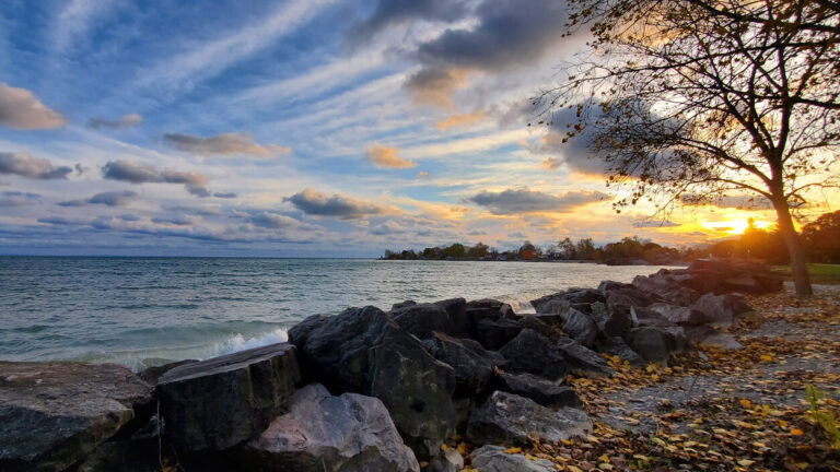 Lake Erie toxic blooms persist 10 years after Toledo water crisis ...