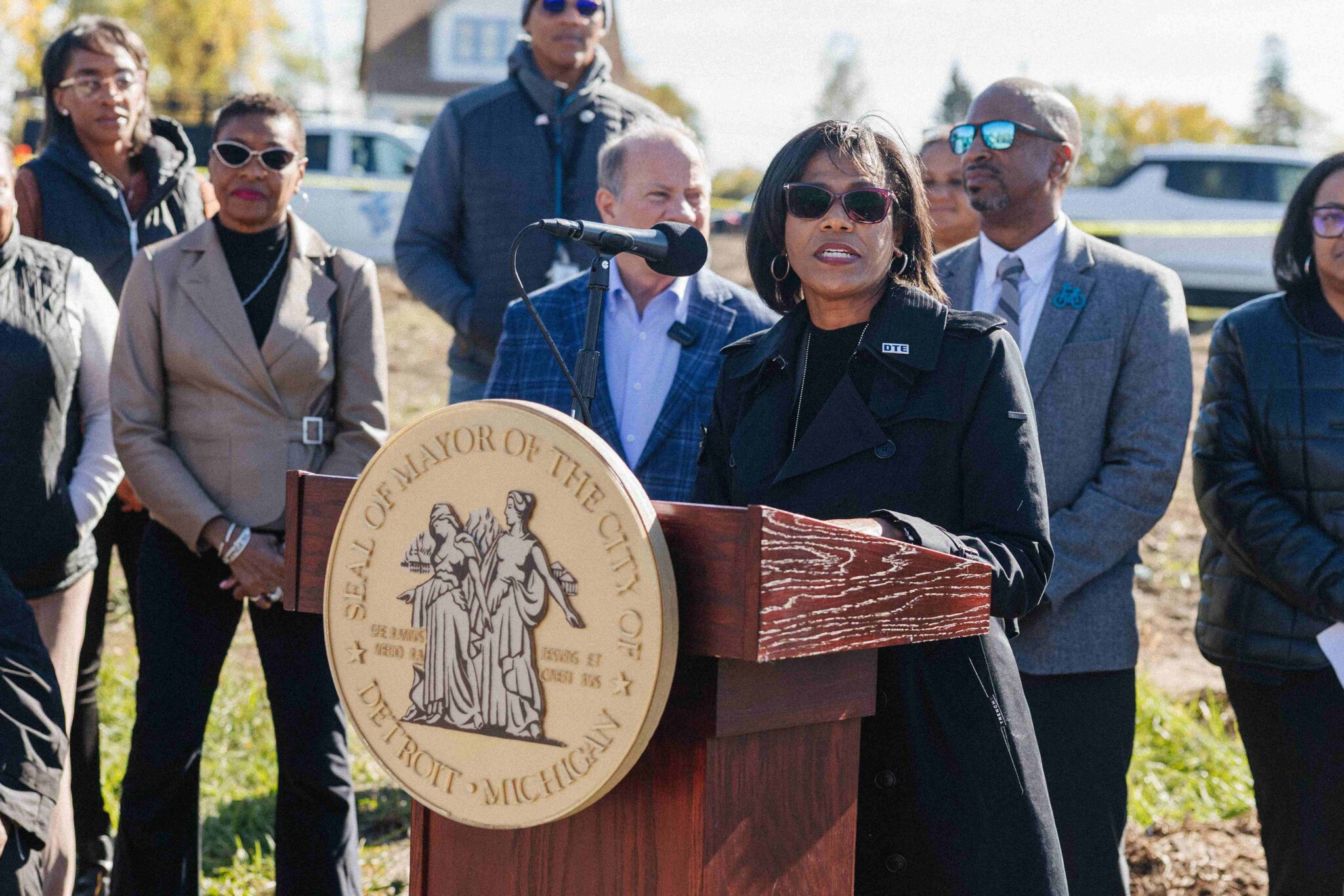 Detroit, DTE launch first neighborhood solar array near City Airport ...