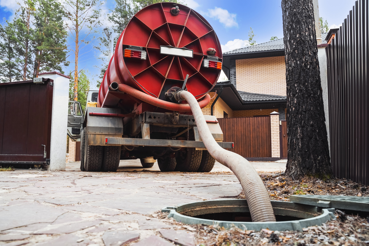 Bill targets aging septic systems contaminating Michigan waters